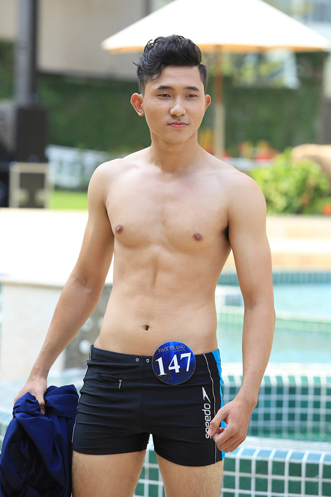 Bỏng Mắt Trước Màn Trình Diễn Bikini Của Top 30 Người Mẫu Thời Trang
